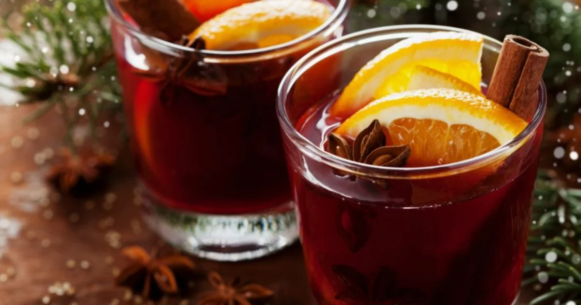 7 Best Festive Foods to Try at European Christmas Markets